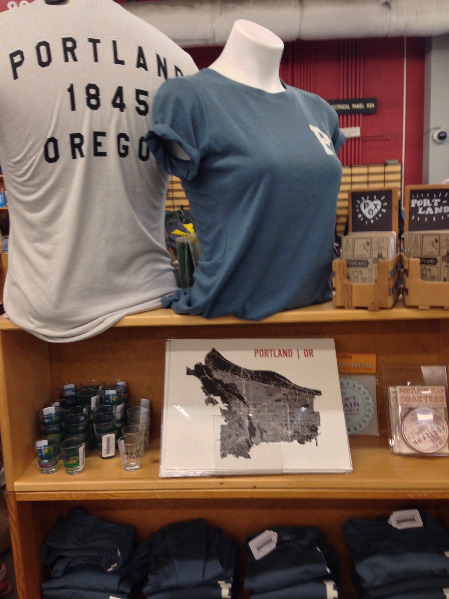 Downtown Portland Walking Tour - PDX Girl Meets World